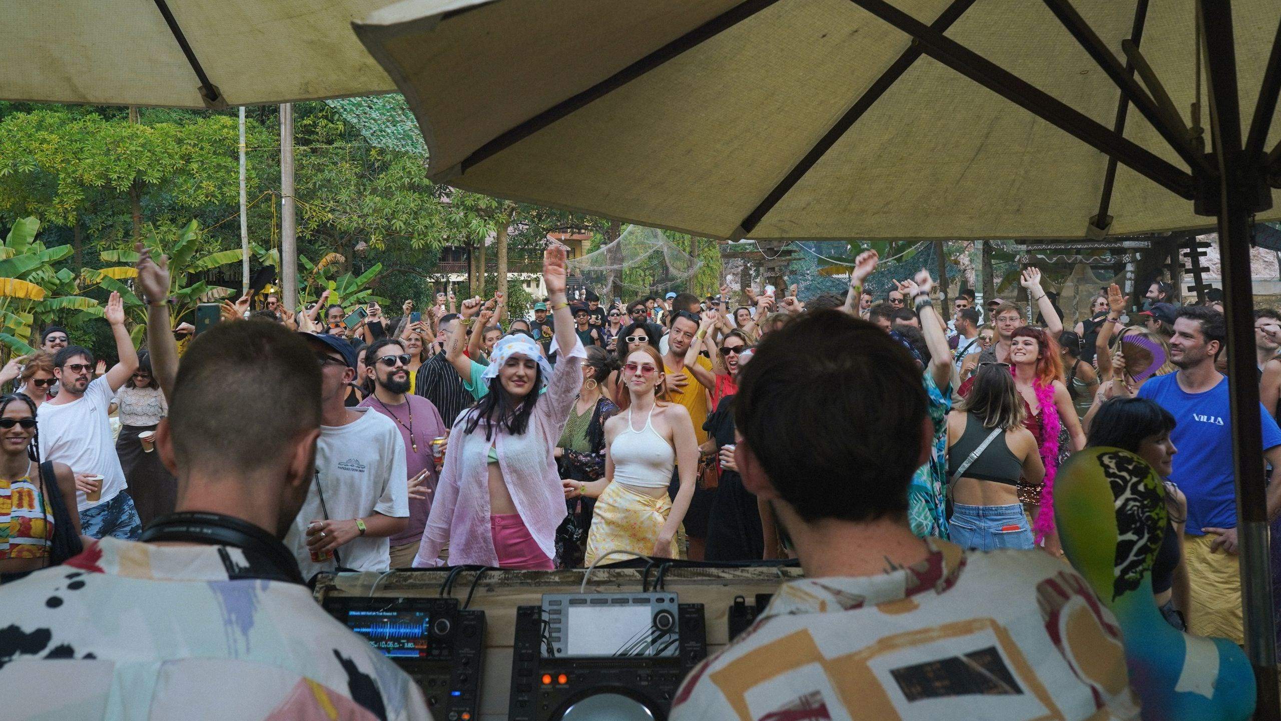 Tobes · Artist Profile