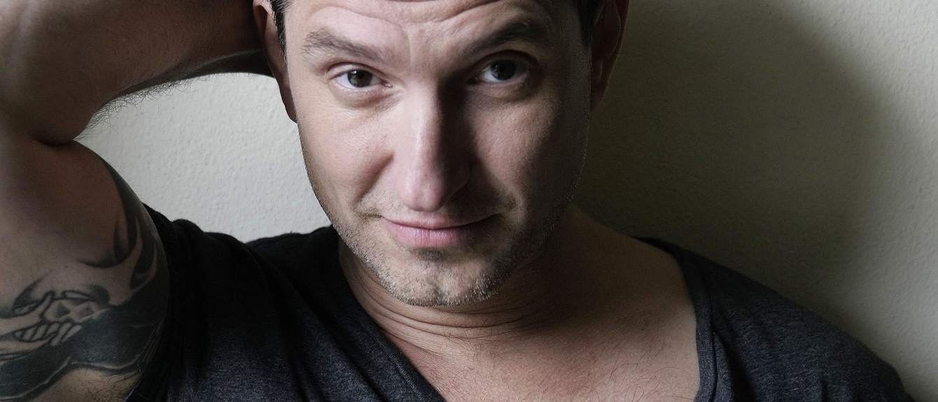 Tom Clark · Artist Profile