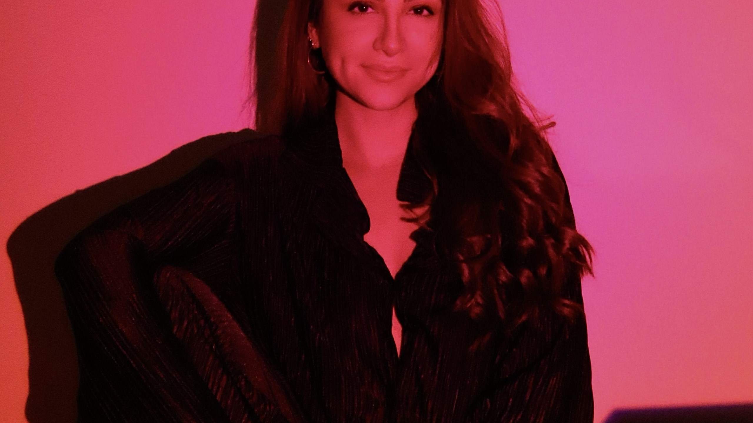 Valencia · Artist Profile