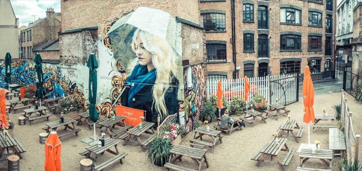 Devote Charity Launch Party for Teenage Cancer Trust em Rolling Stock ...