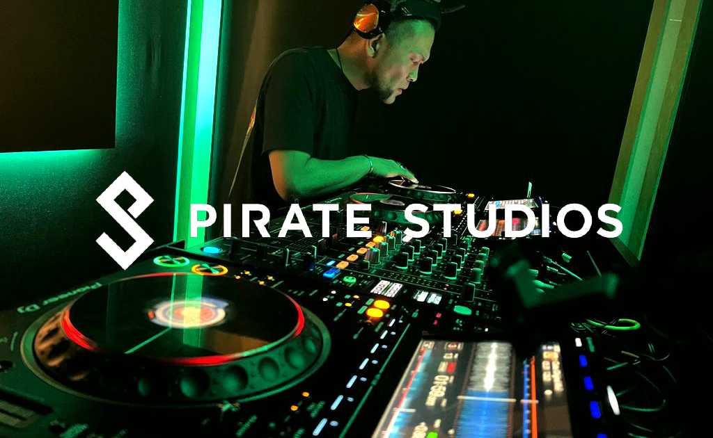 B2B with Max DB in Notting Hill, LONDON a Pirate Studios, London