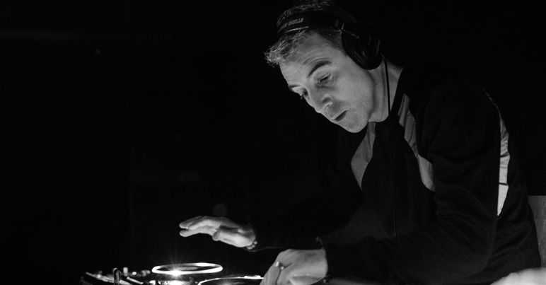 BOSH presents Jon Hussey en Coppers Music Venue, Irlanda