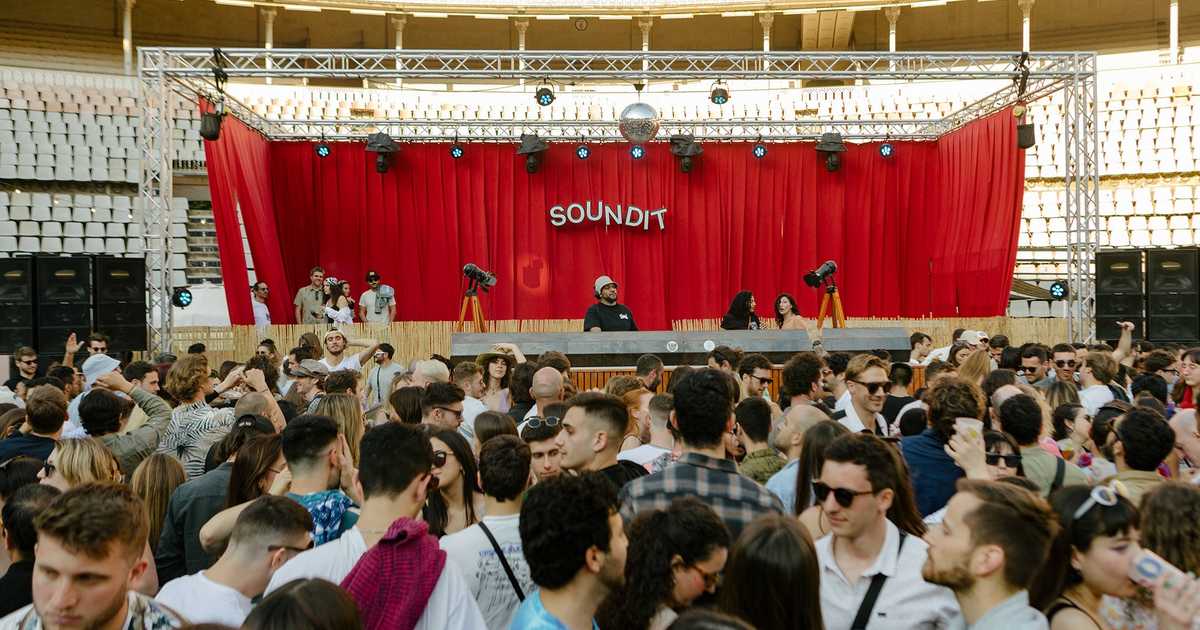 SOUNDIT Plaza: Mr Scruff, Mark Seven, Virginie at Plaza Monumental de ...