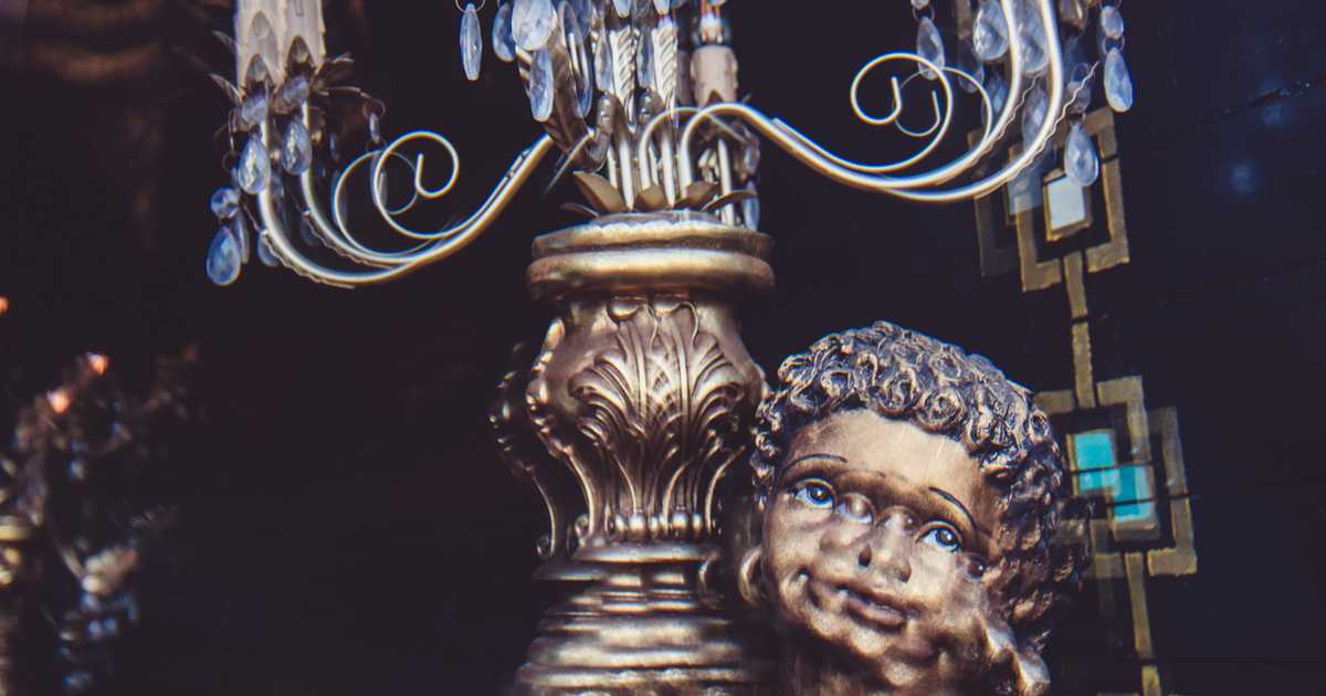 Hugo Magick: Front De Cadeaux at THE MAGICK BAR, Rome