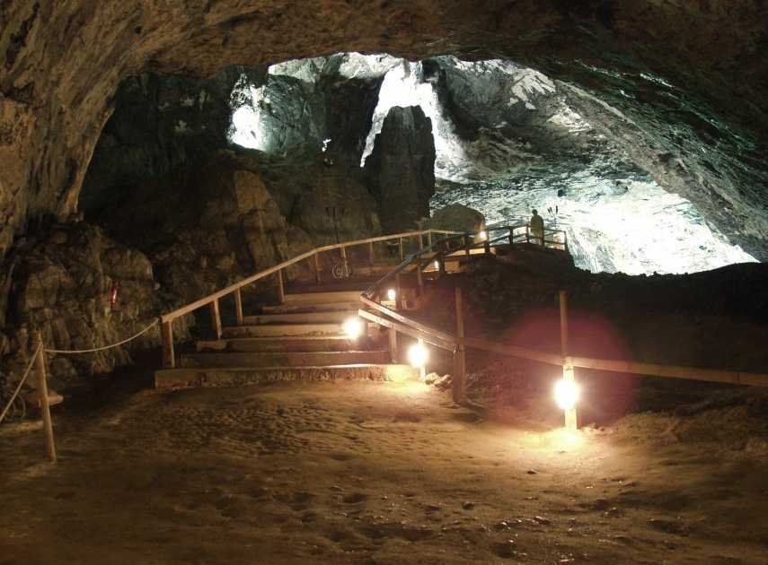 Stomping Underground - The Cave Rave at TBA - North, North