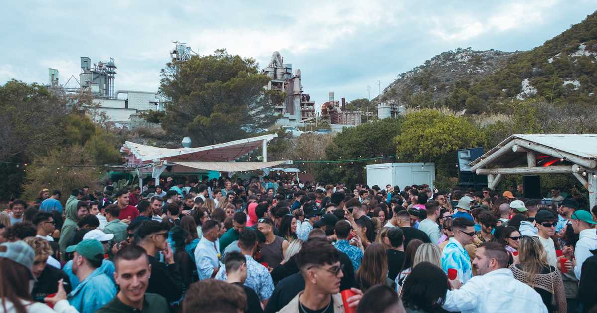 SALVE invites DIGITAL FREEDOM FREE OPEN AIR BEACH PARTY at Hola Club ...